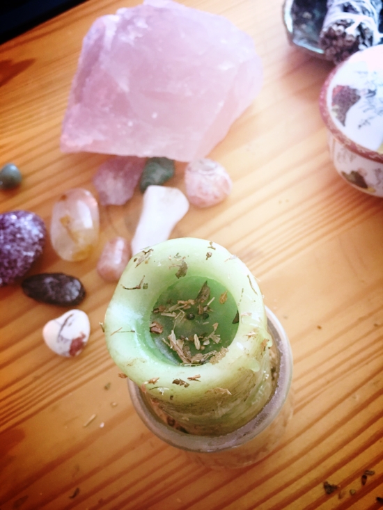 Creating a Simple Abundance Altar – The Pantheist Pagan