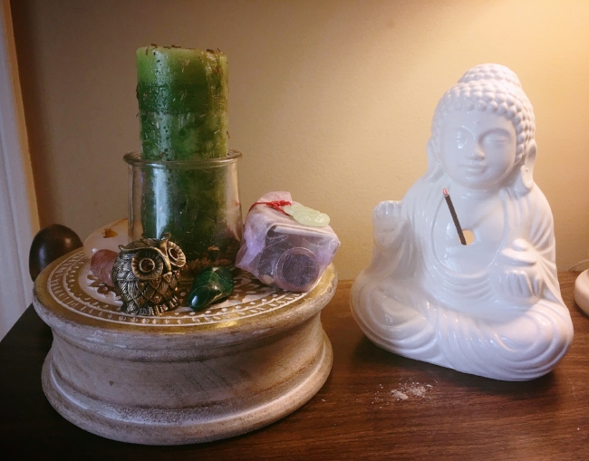 Creating a Simple Abundance Altar – The Pantheist Pagan
